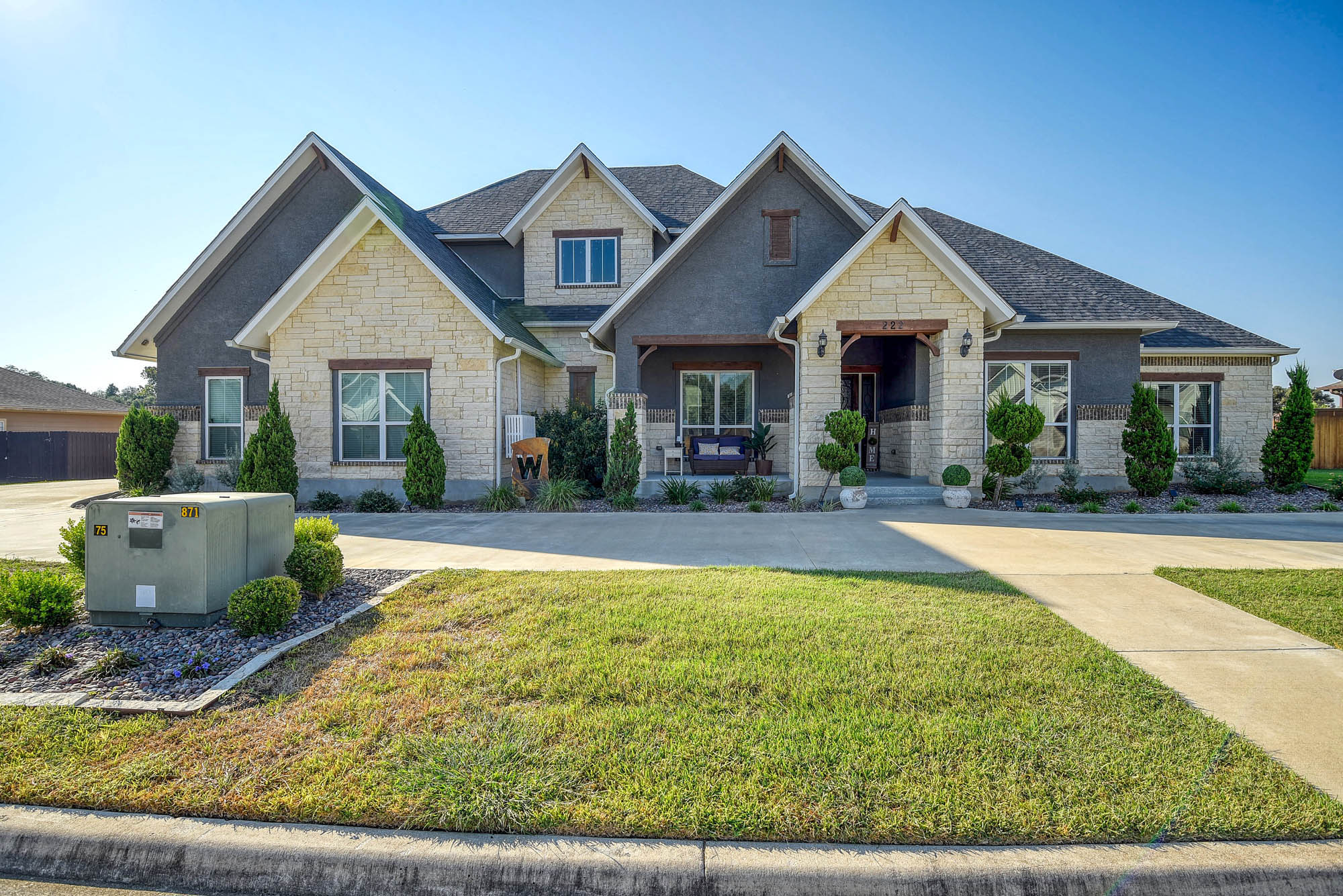 222 August Ave, Shiner TX 77984 - Pesek Property Team